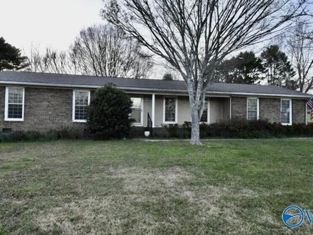 3400 Sorter Dr, Guntersville, AL 35976