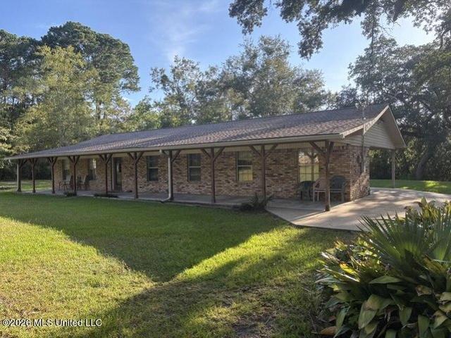 3400 Yucca Ave, Moss Point, MS 39562