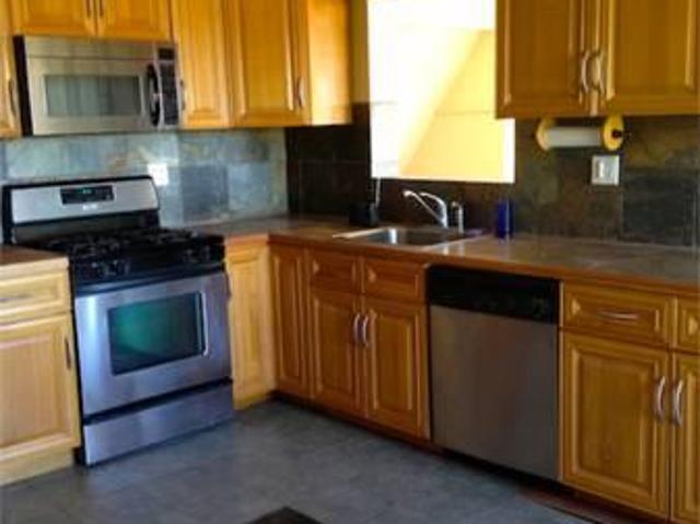 $3400 / 3br 1800ft² Beautiful Belmont Hillside Home