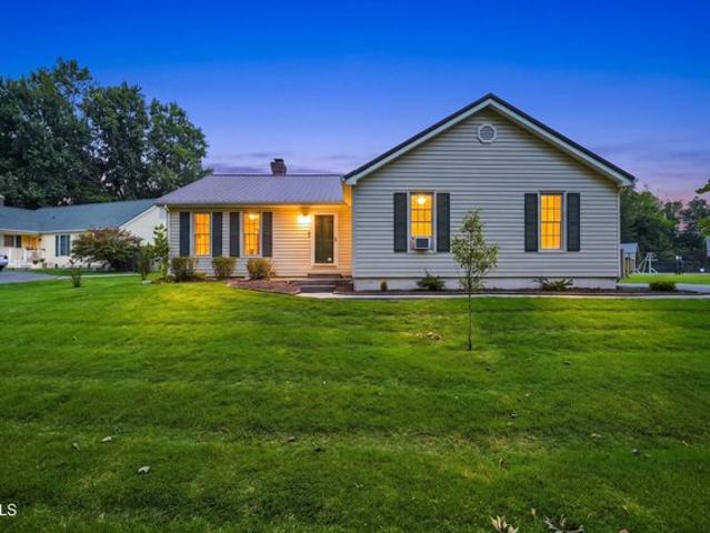 3401 Manchester Ln, Johnson City, TN 37601