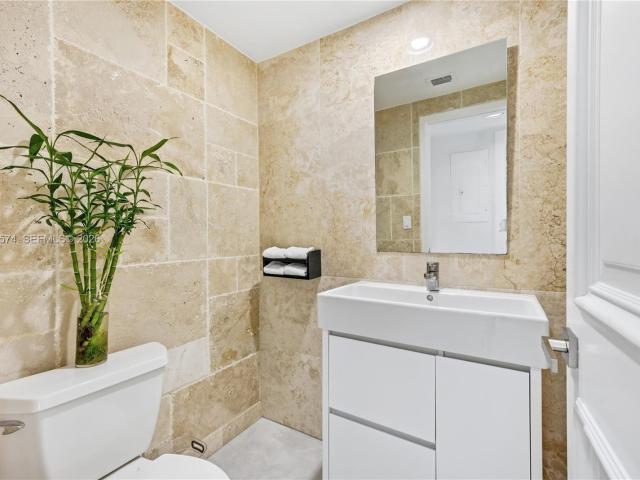 3401 NE 165th St, North Miami Beach, FL 33160 | MLS #A11984