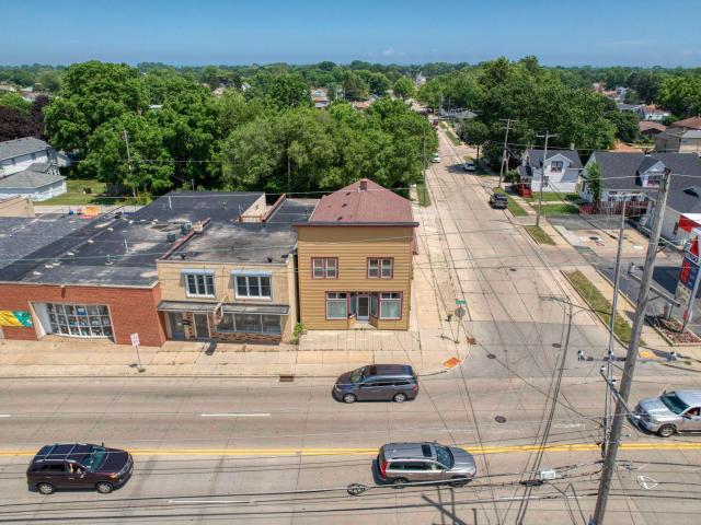 3401 Douglas Ave