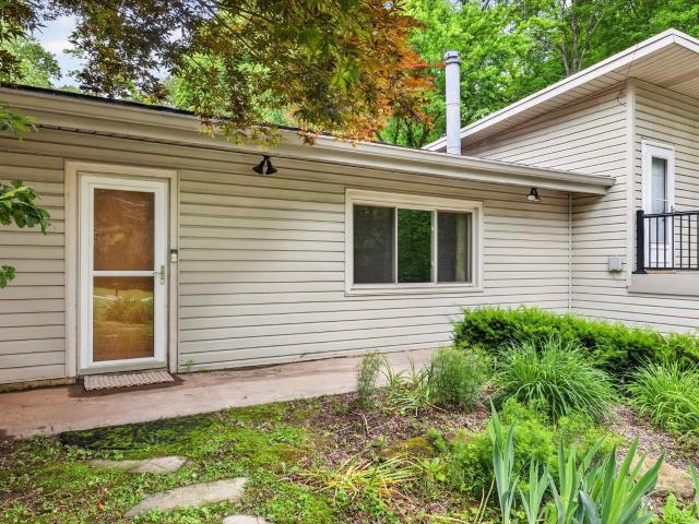 3401 E Bethel Lane