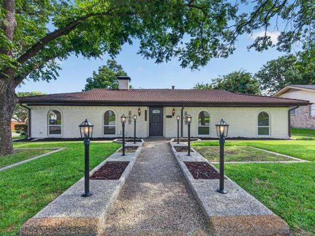 3401 Glenmont Dr, Fort Worth, TX 76133