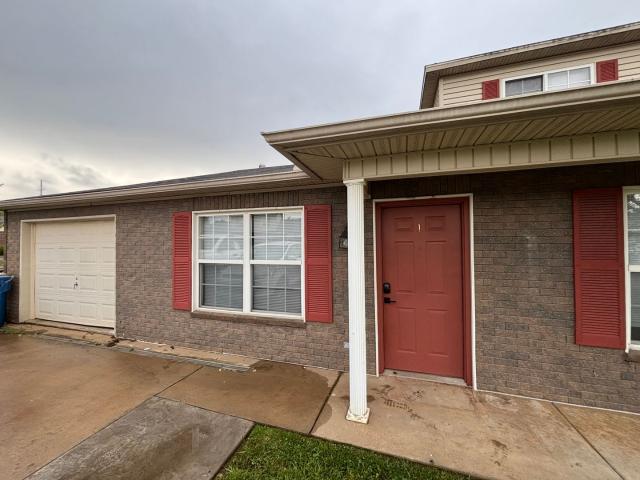 3401 SW Landau Ct Apt 1 & 2