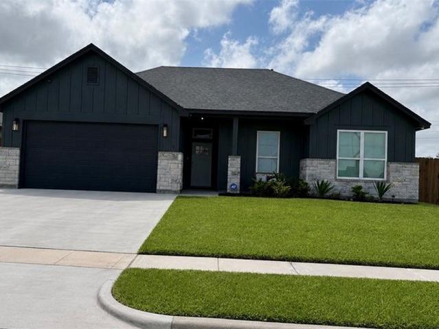 3401 Travis Ct, Corpus Christi, TX 78414