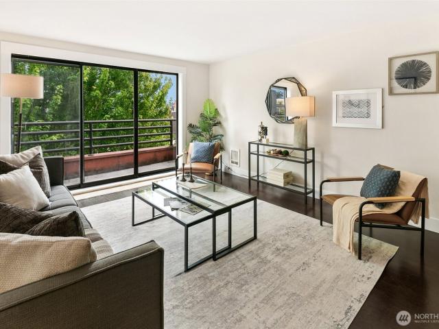 3401 Wallingford Avenue N # 401