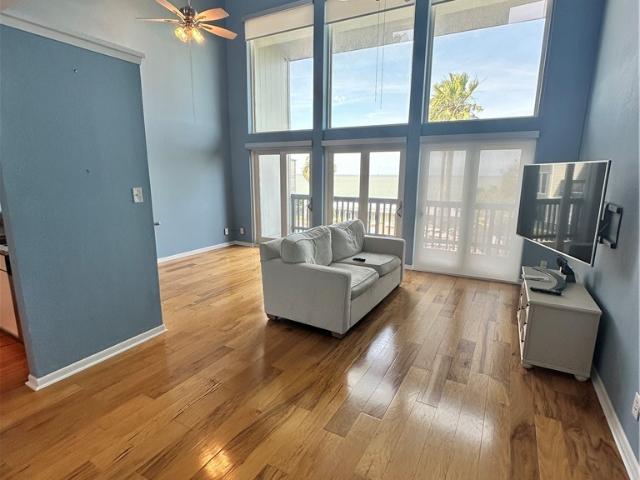 3402 Ocean Drive 4
