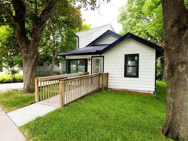 3402 Arthur Ave, Des Moines, IA 50317
