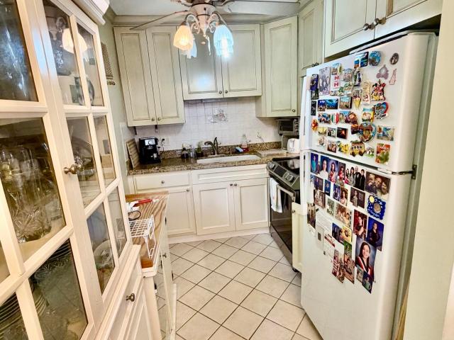3402 Cynthia Ln, Unit 218, Lake Worth Beach, FL 33461 | MLS #B26014