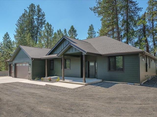 3402 E Yearling Rd, Chattaroy, WA 99003