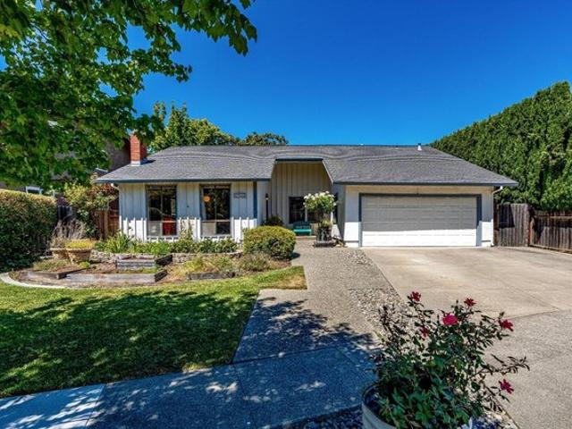 3402 Twin Oaks Dr, Napa, CA 94558