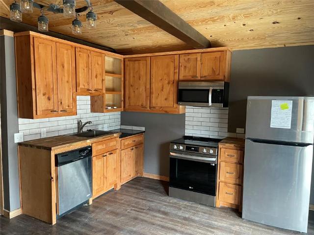 3403 Broadview Court