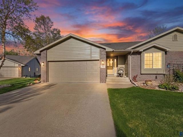 3403 S Pennant Pl, Sioux Falls, SD 57110
