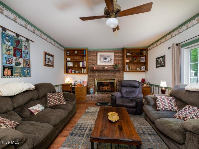 3403 Wedgewood Drive