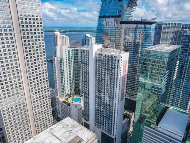 340 3rd St SE #3810, Miami, FL 33131