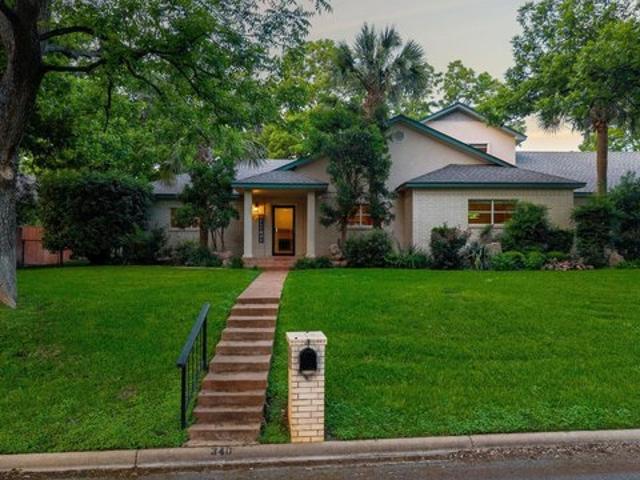 340 Columbine St, Meadowlakes, TX 78654
