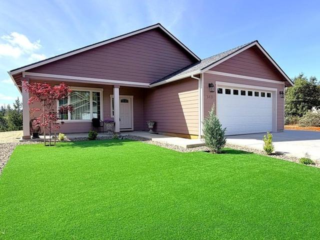 340 Cedar Ridge Dr, Cave Junction, OR 97523