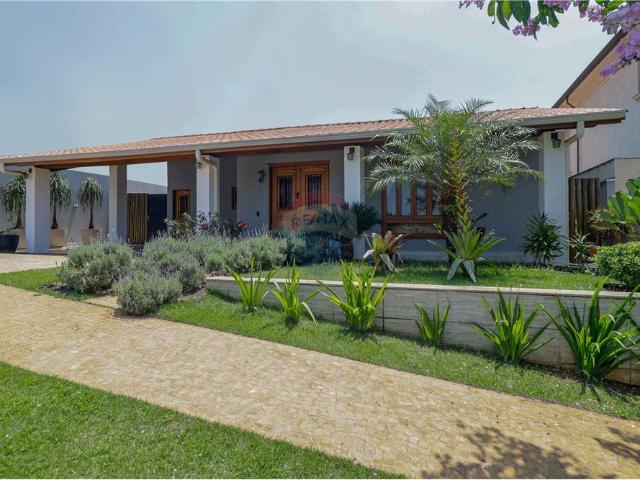 340 Área Útil Casa de Condomínio Alugar, 4 Dormitórios localizado em alameda leonidas de almeida leite, 46, Monte Alegre, Piracicaba, São Paulo, 13415093 | Brasil