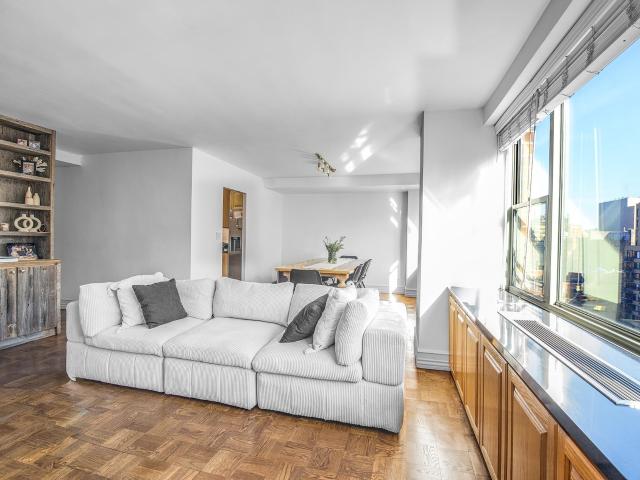 340 E 64th Street 17M