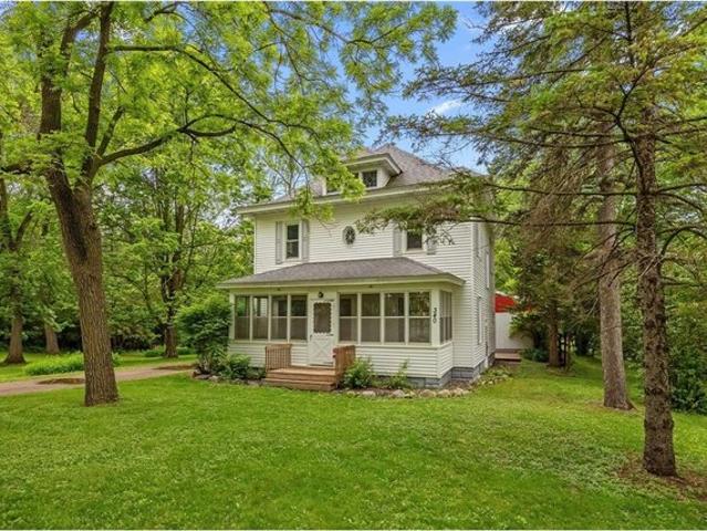 340 Excelsior Ave N, Annandale, MN 55302