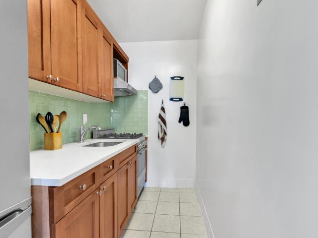 340 HAVEN Avenue 3R