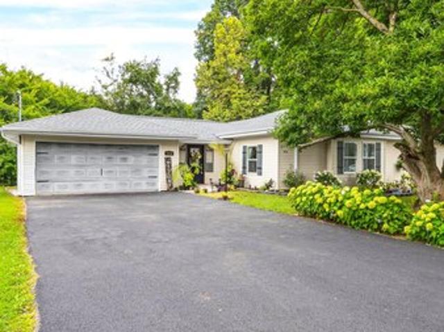 340 Hawthorne Cir, Creve Coeur, IL 61610