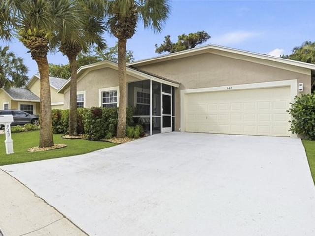 340 Hammocks Trl, Greenacres, FL 33413