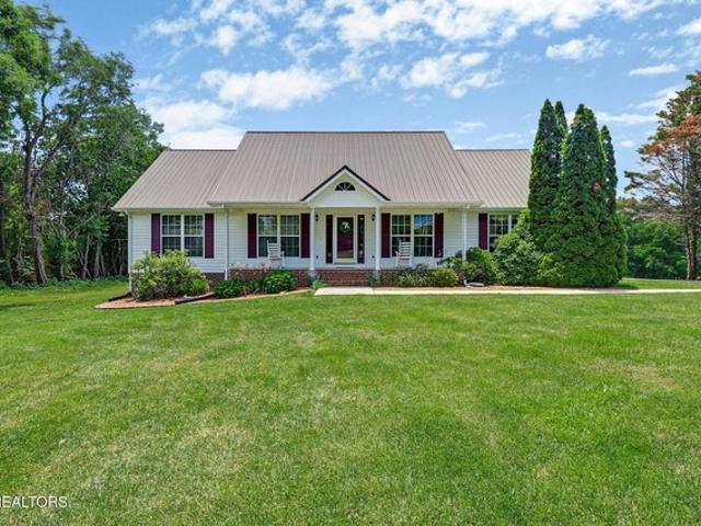 340 Huckleberry Ln, Crossville, TN 38555