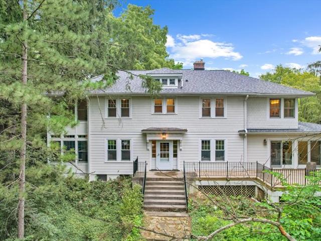 340 Orchard Hills Dr, Ann Arbor, MI 48104