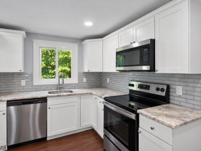 340 Lakeview Dr