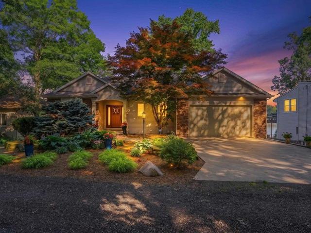 340 Lane 120 Lime Lk, Angola, IN 46703