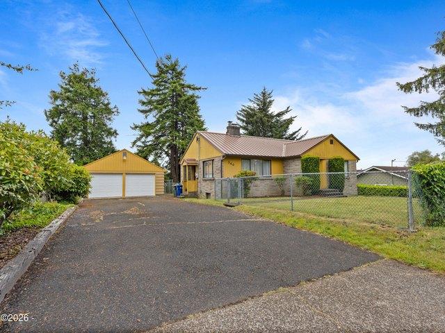 340 NE 8th St, Newport, OR 97365