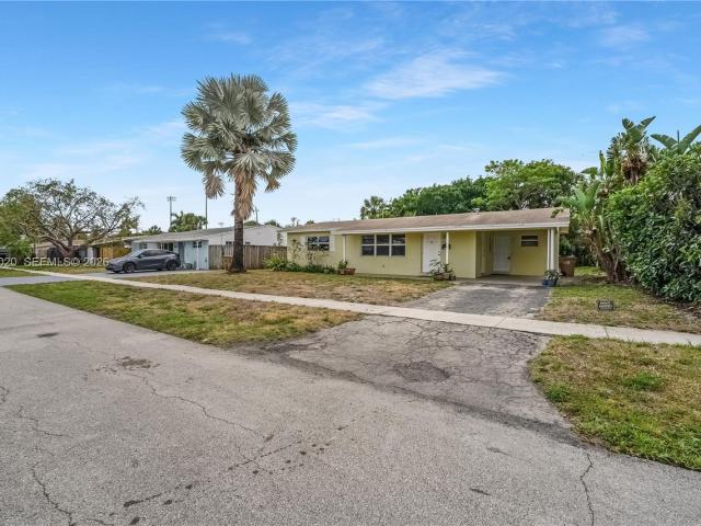 340 SE 4th St, Deerfield Beach, FL 33441 | MLS #A11985 | Compass