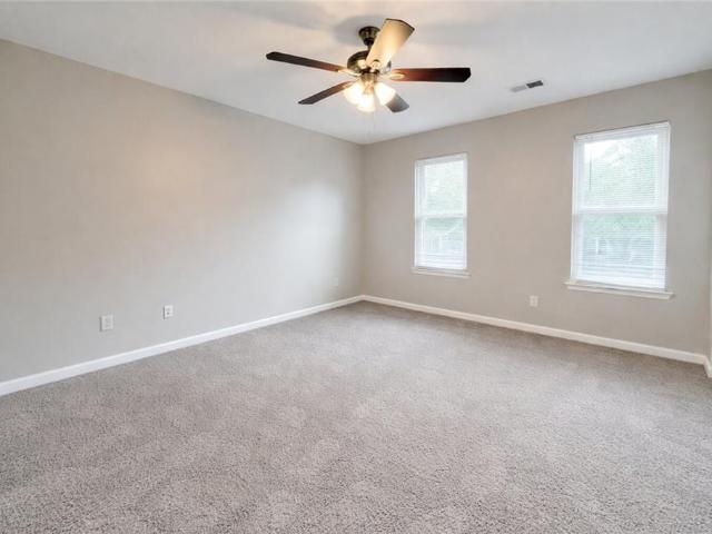 340 Red Oak Run SW