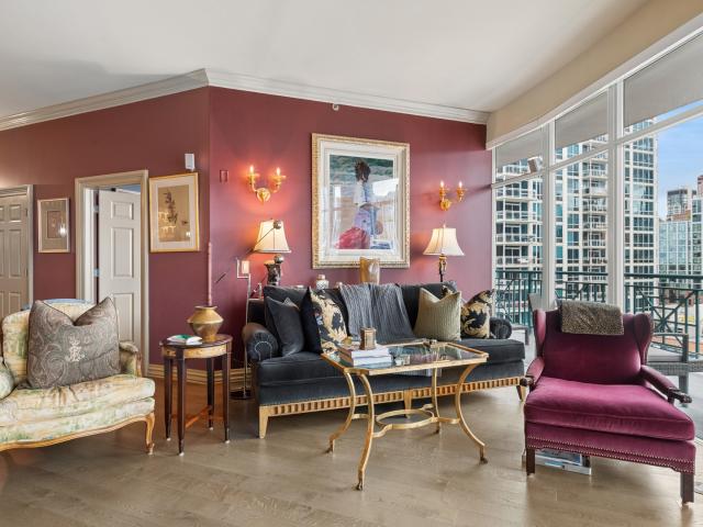 340 W Superior Street # 1104