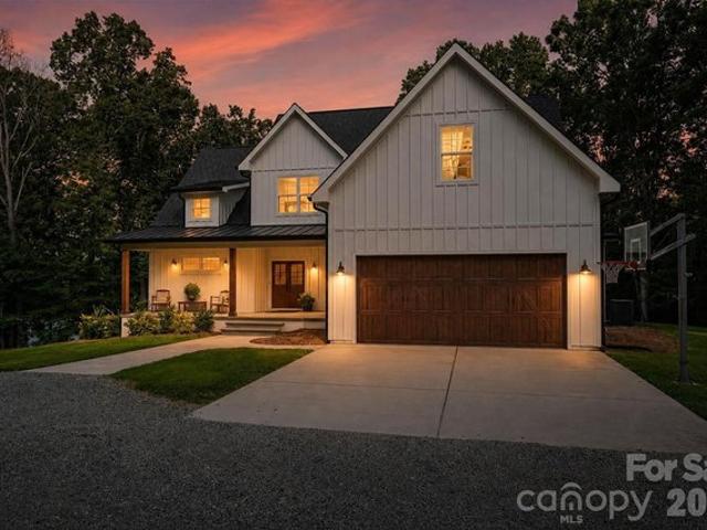 340 Whippoorwill Ln, Mount Holly, NC 28120