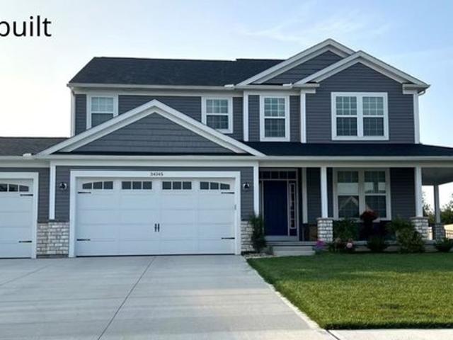 34142 Brookside Ln, North Ridgeville, OH 44039