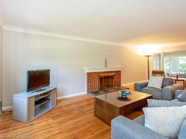 34149 Northwick Street