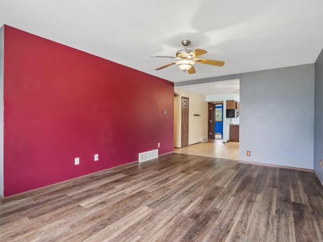 3414 Oakwood Dr