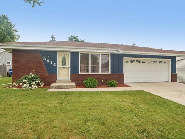 3414 Oakwood Dr, Racine, WI 53406