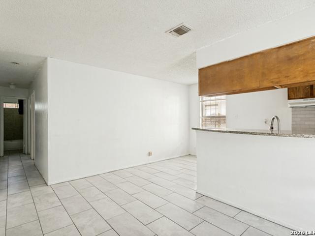 3414 Gateway Dr