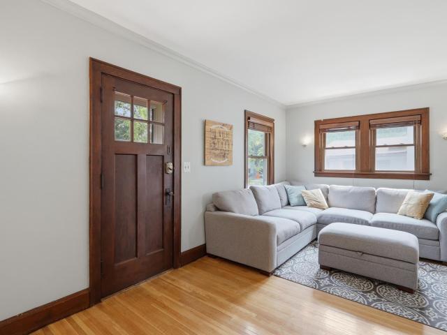 3414 Polk Street NE