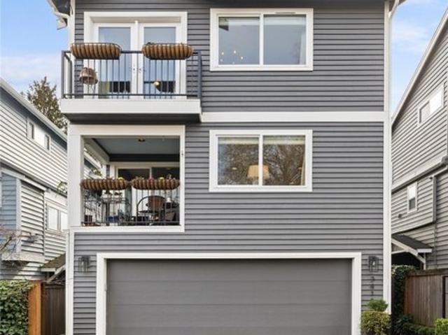 3414 33rd Ave SW, Seattle, WA 98126