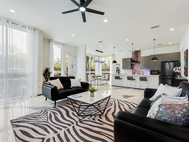 3415 Chihuahua Avenue