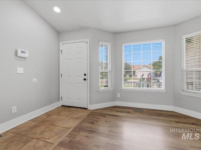 3415 E Sherman