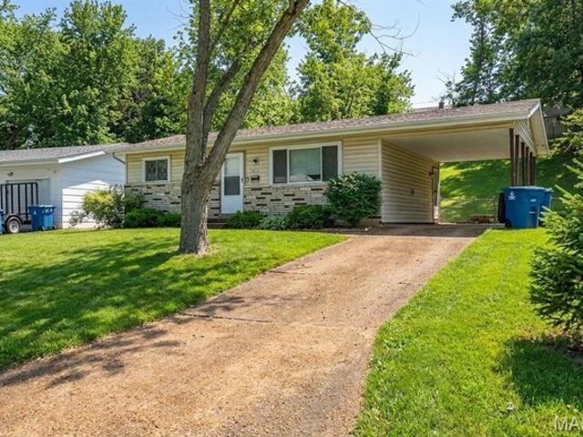 3415 Ginger Dr, Saint Louis, MO 63114