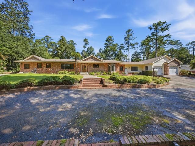 3416 Meadow Drive