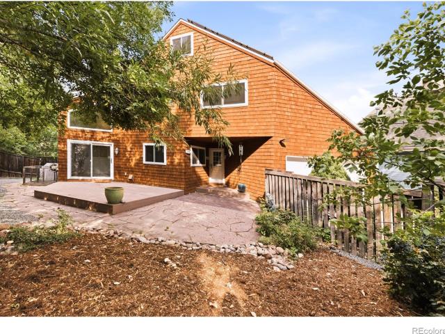3416 Iris Court