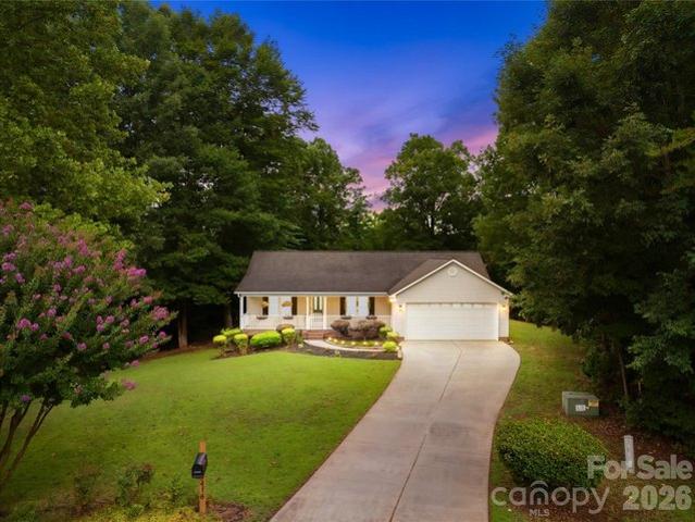 3416 Leaning Pine Dr, Lincolnton, NC 28092